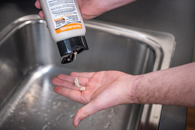 Walnut Scrub™ Hand Cleaner - Industrial Walnut Shell Hand Cleaner ...